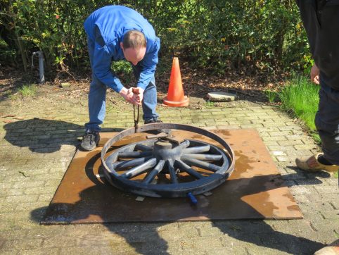 Houten wielen maken - Stolk Balkbrug. Restauratiecentrum